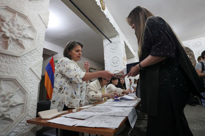 Pashinián gana las elecciones de Armenia y los observadores denuncian ...