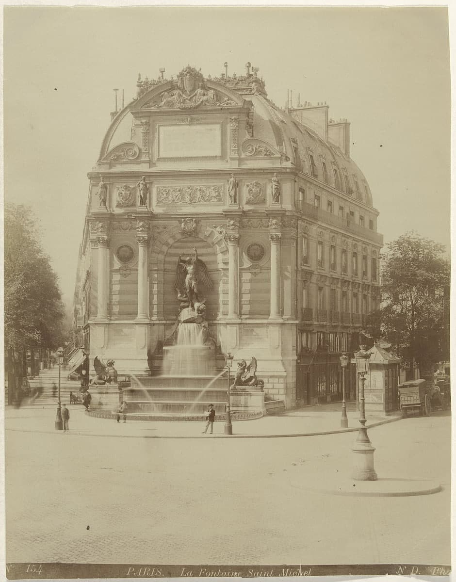 Après 18 mois de travaux, cette fontaine parisienne va retrouver ses ...