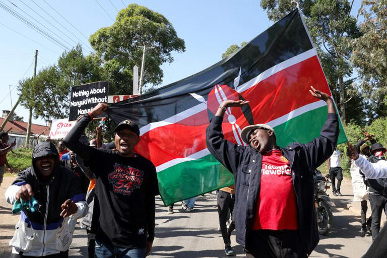 Kenyan police crack down on protest against US Ebola quarantine facility