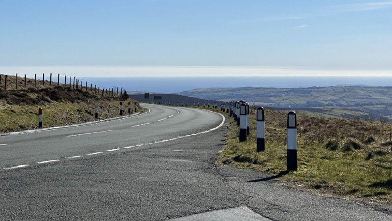 Mountain road closes for removal of one-way system