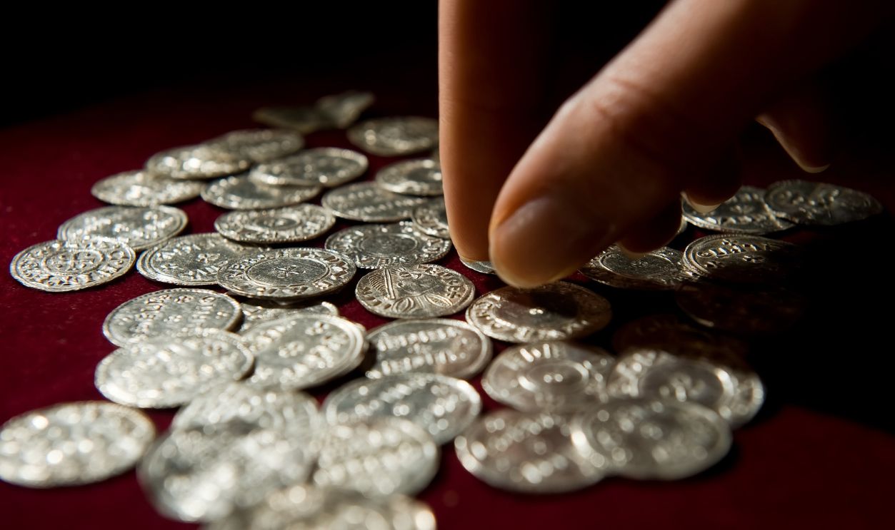 Archaeologists have just found Norway’s biggest Viking coin hoard—and ...