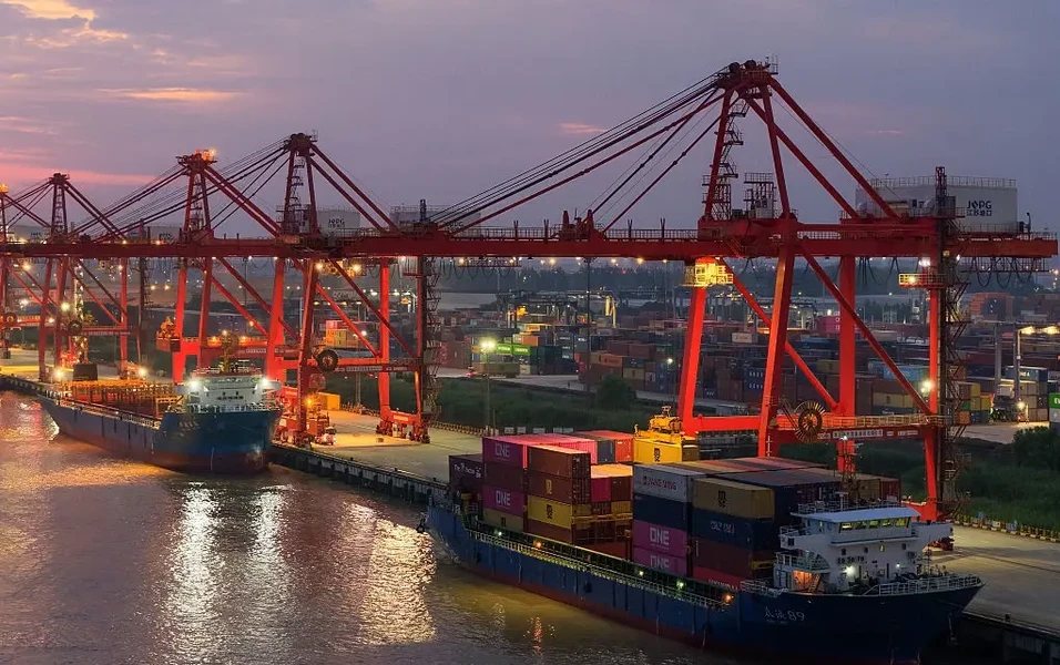 China's trade surplus tops $105B as exports surge on AI demand