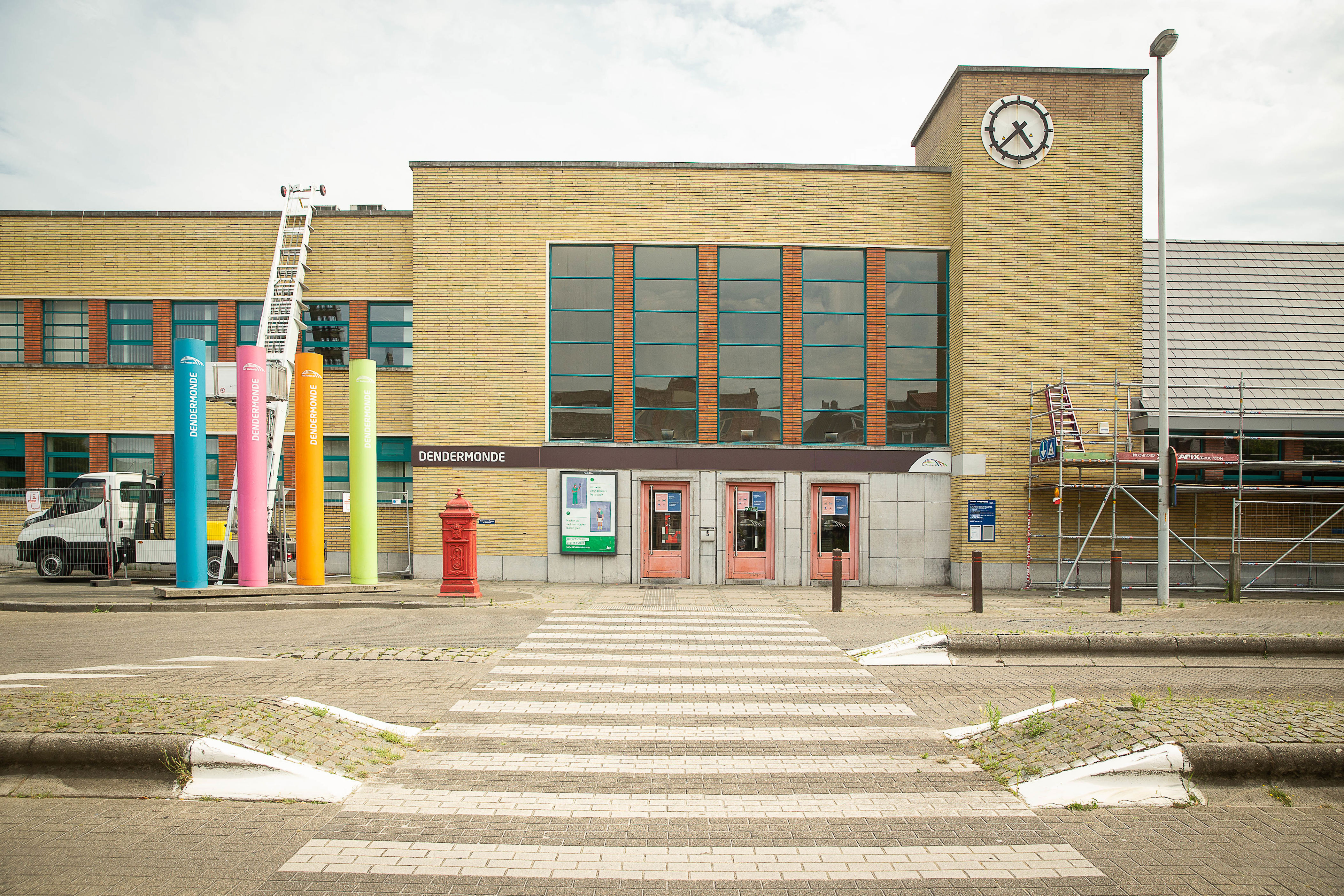 NMBS opent nieuwe fietsenparking aan station van Dendermonde