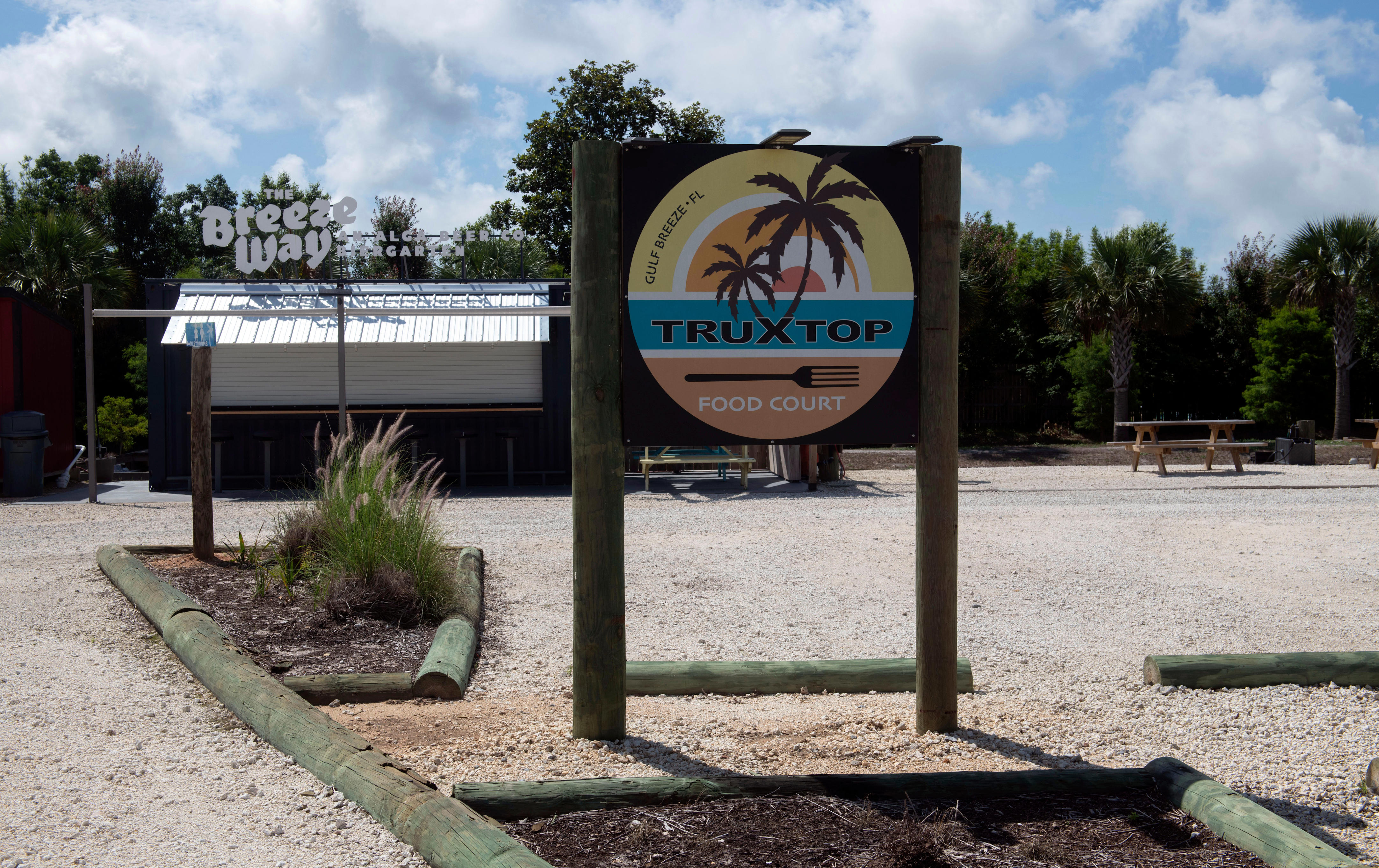Popular Gulf Breeze food court making way for destination restaurant