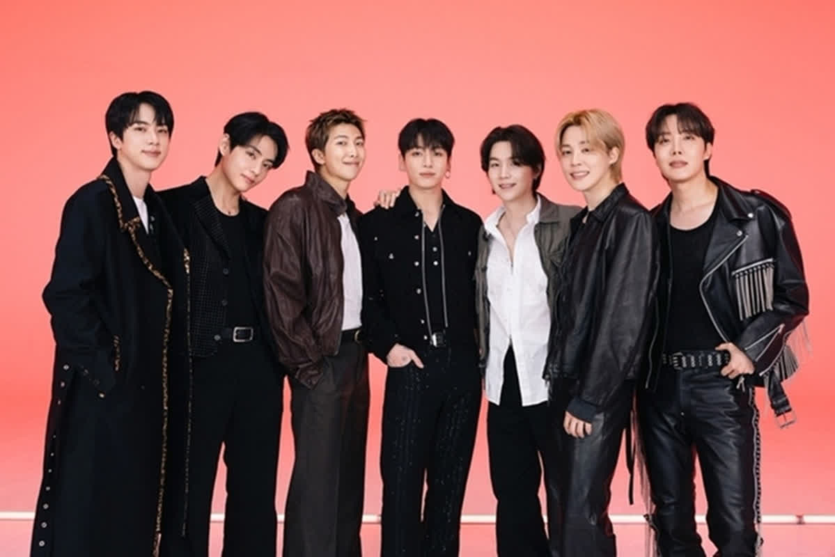 BTS 공연에 공무원 900명 차출?...부산시, 반발에 방침 철회
