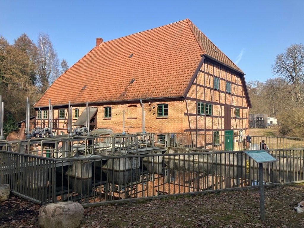 Naturpark-Ranger führt per Rad zu Teufel und seiner Großmutter