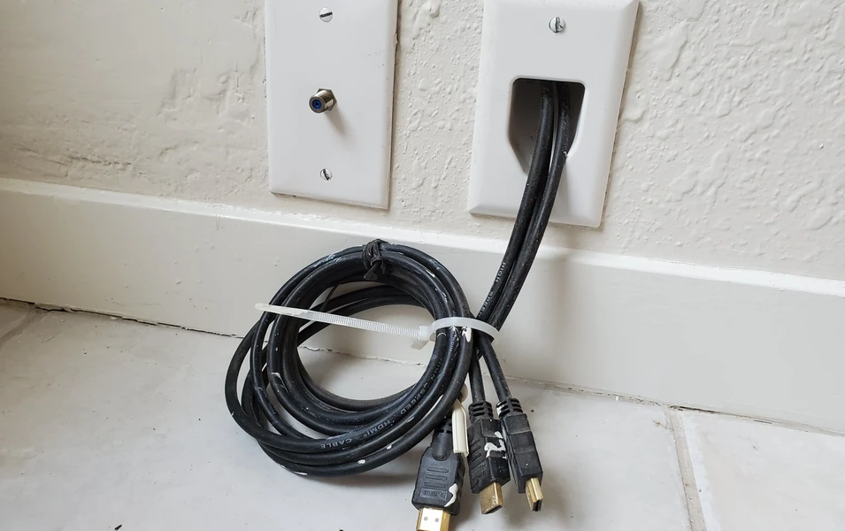 HDMI 2.2 doubles bandwidth, outpaces DisplayPort 2.1