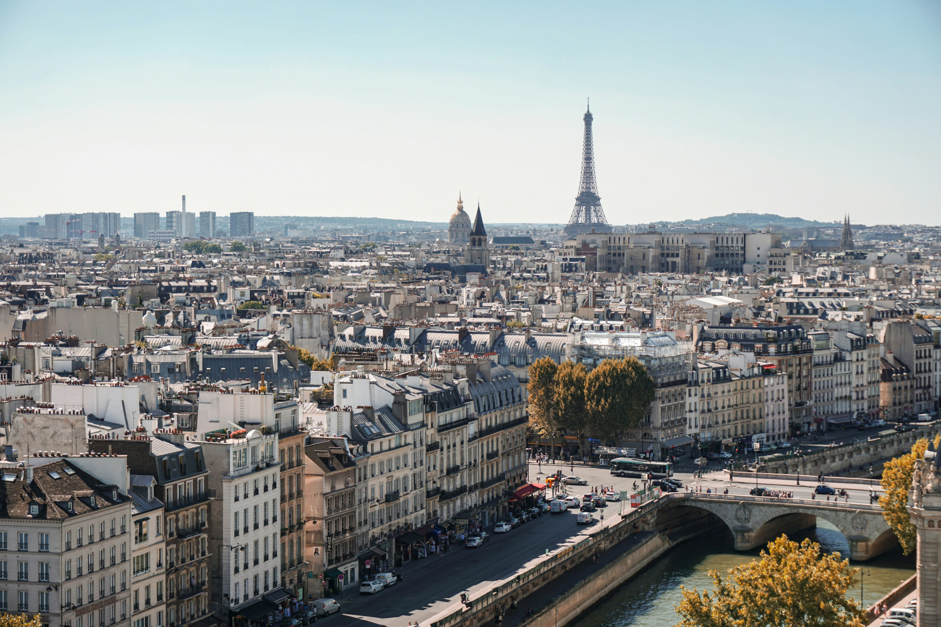 Alexis Michalik : son appartement parisien à la vue surprenante est ...