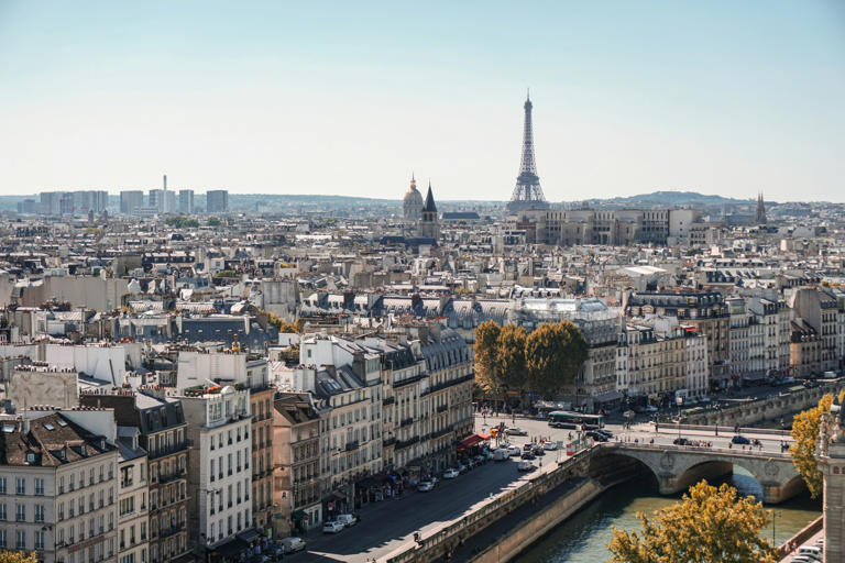 Alexis Michalik : son appartement parisien à la vue surprenante est ...