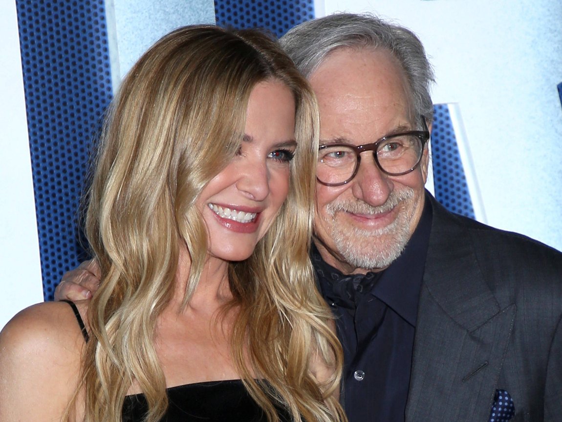 Steven Spielberg: Herzlicher Auftritt mit Stieftochter Jessica