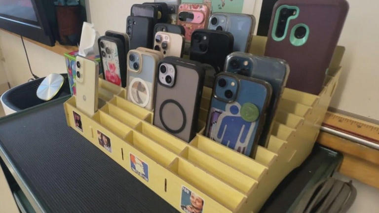 Denver Public Schools will implement bell-to-bell cellphone ban