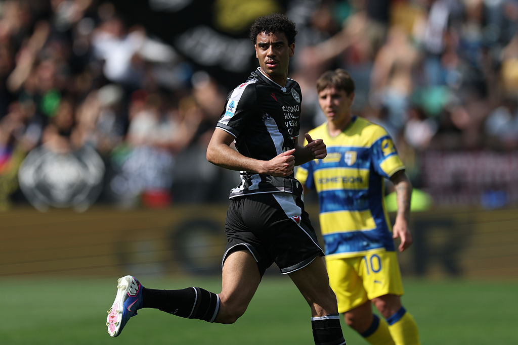 Midfielder issues come-and-get-me plea as Newcastle United & Everton ...