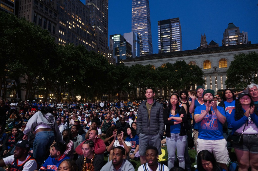 Knicks fans clash with cops in chaotic scene outside Bryant Park Game 3 ...