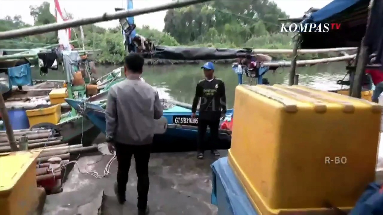 50 tahun jadi nelayan, Syahril saksikan Muara Angke berubah jadi laut ...