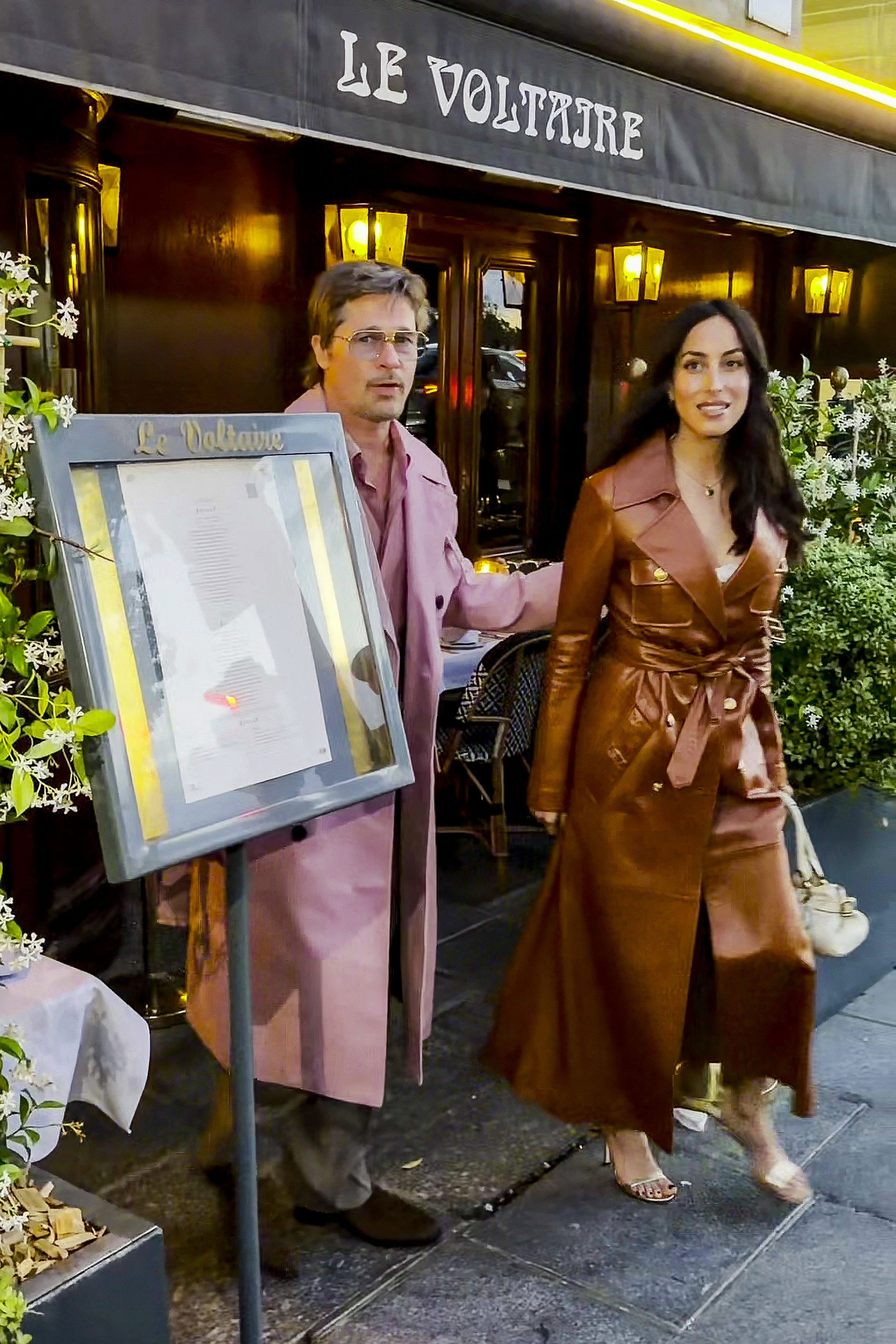 Brad Pitt et Ines de Ramon passent un week-end romantique à Paris ...