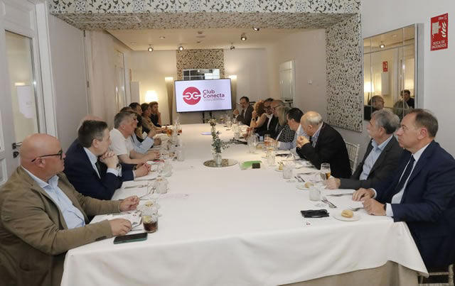 Mario Ruiz-Tagle participa en un nuevo encuentro del Club Conecta
