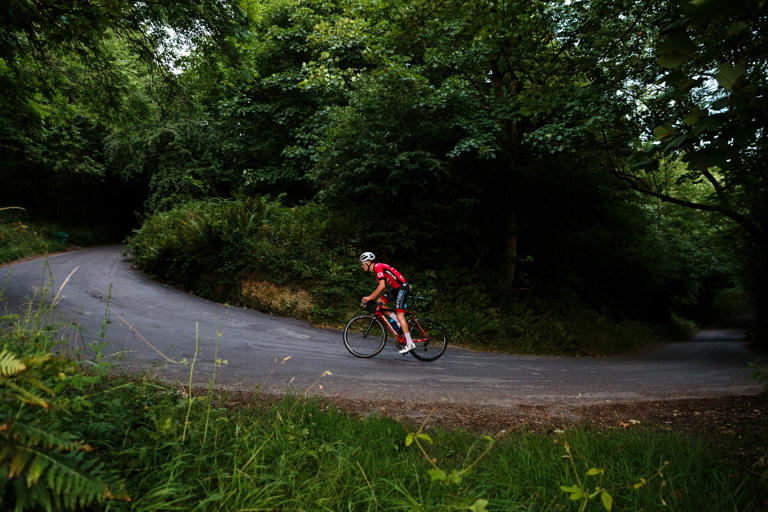 Sneller klimmen op de fiets? Deze 3 krachtoefeningen maken direct verschil