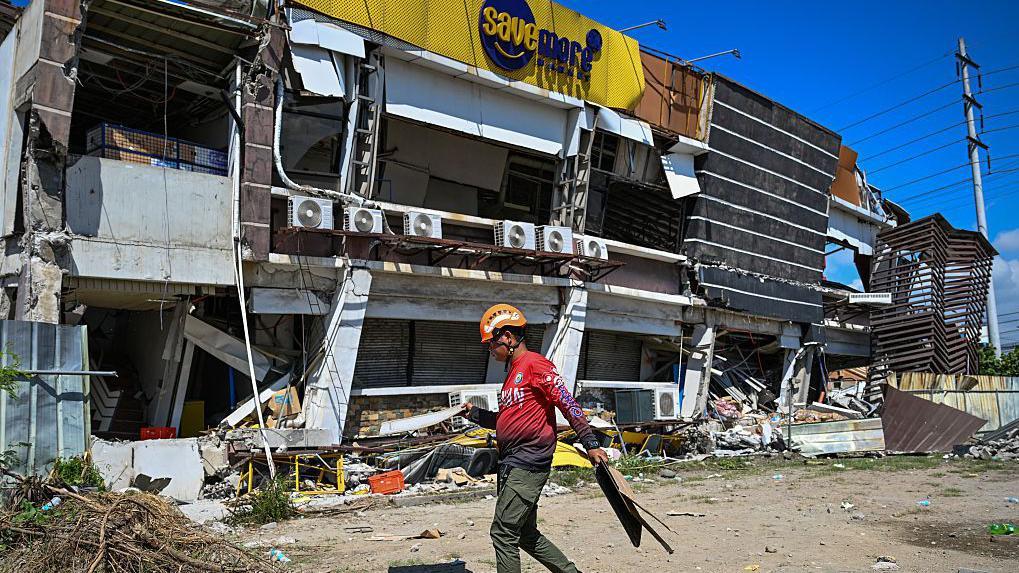 Hundreds of aftershocks jolt Philippines as officials say death toll ...