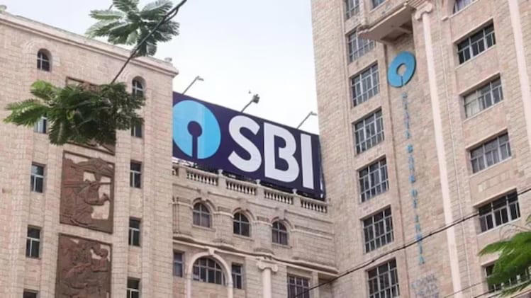 SBI transfers Rs 8,813 crore dividend cheque to government for FY26 ...