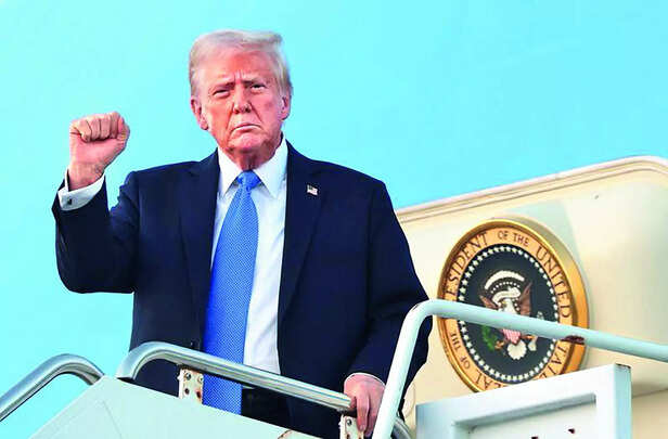 Apache down near Strait of Hormuz: Trump confirms crew is safe while ...