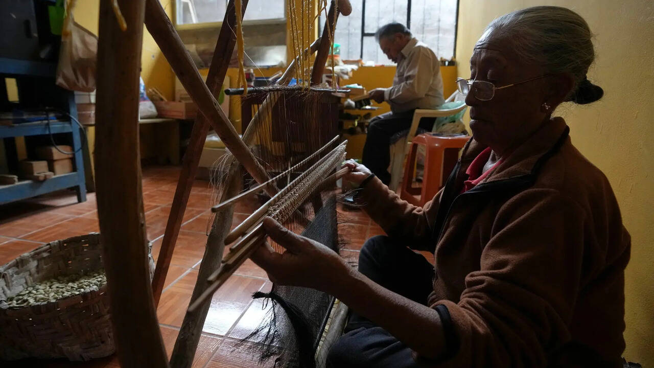 Ecuadorian artisans work to preserve traditional craft of weaving ...