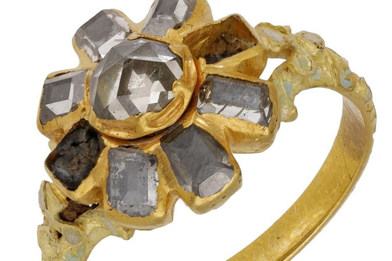 Man finds £20,000 Tudor ring in a field in Gloucestershire