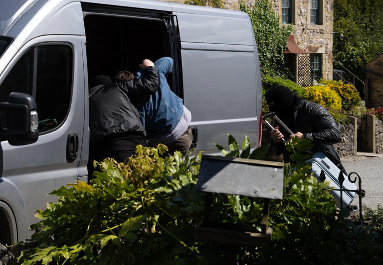 Emmerdale reveals jaw-dropping kidnap terror for Lewis Barton