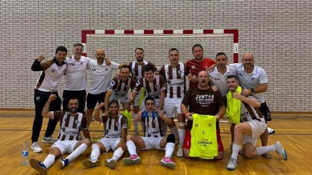 Los Pichuchos hacen historia en Cangas: campeones de liga y ascenso a ...