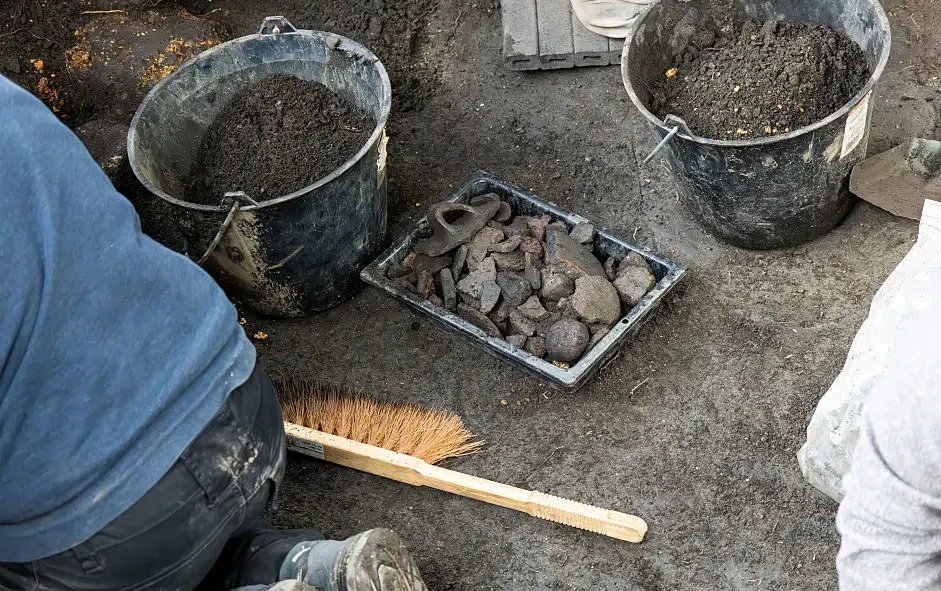 Ancient toolmaking and symbols reshape human innovation timeline