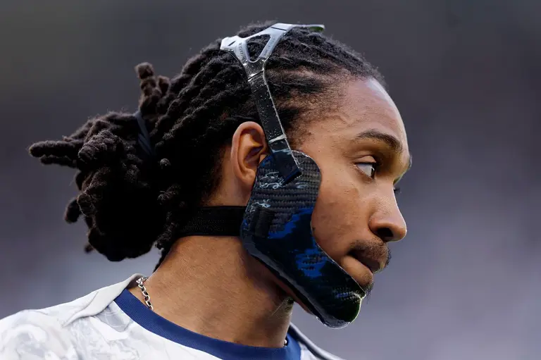 England's Spence to wear protective mask at World Cup due to broken jaw