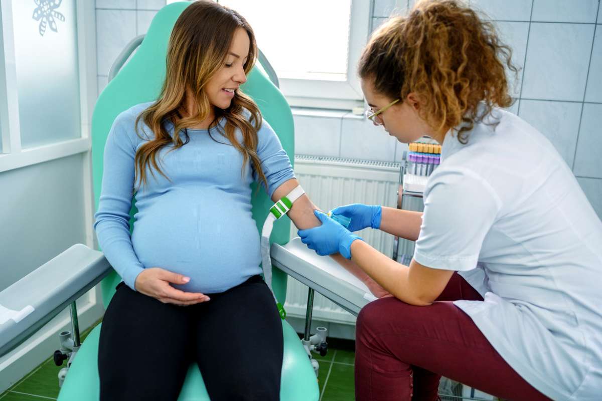 Dépression post-partum : ce nouveau test pourrait repérer les femmes à ...