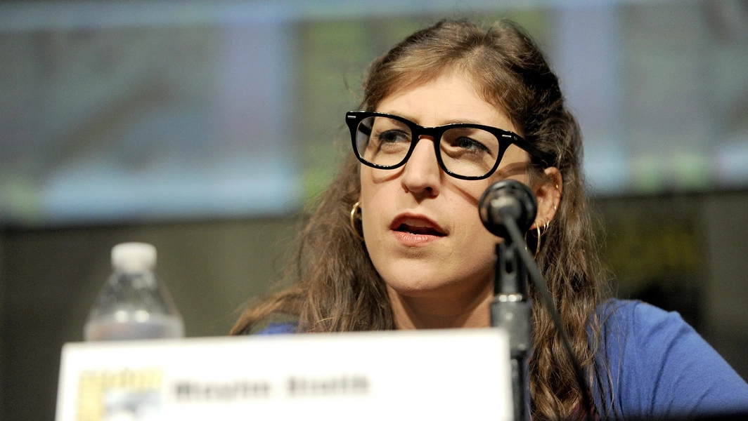 Mayim Bialik recalls discomfort over Amy’s wedding dress scene