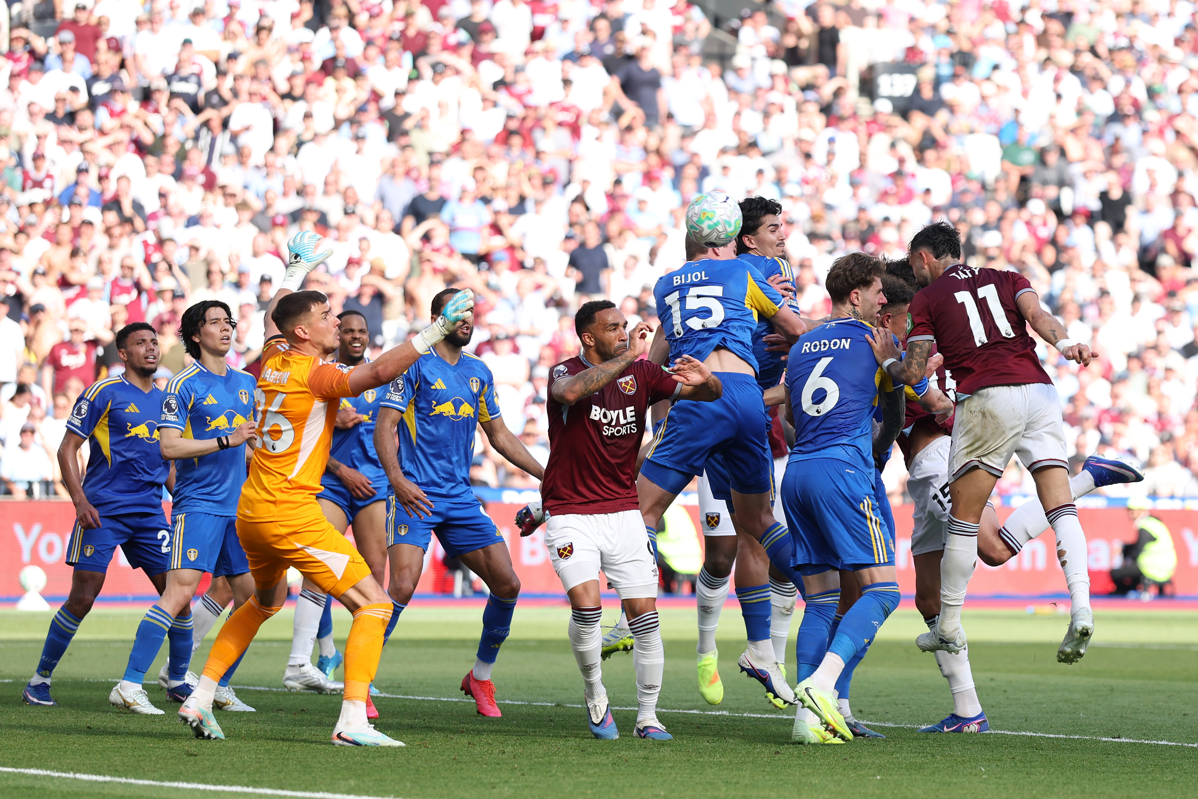 Manchester United 'consider' transfer move for Leeds United star as ...