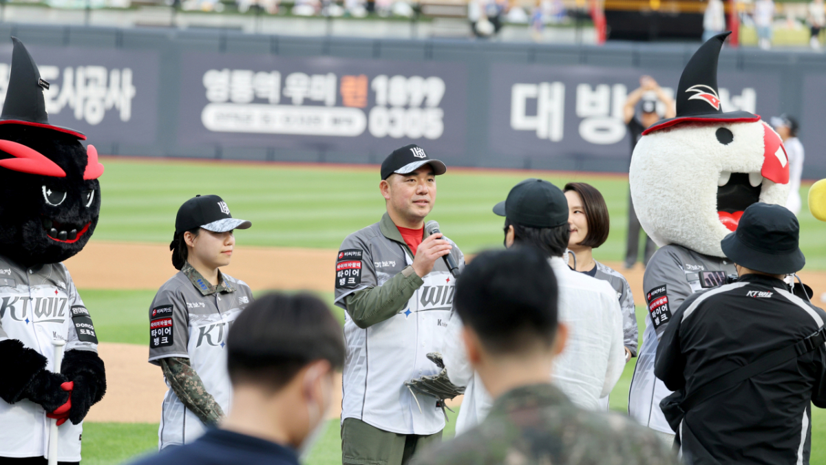 [한번에쓱]'대한민국 하늘은 걱정하지마요!' 202비행대대장 김진성 중령