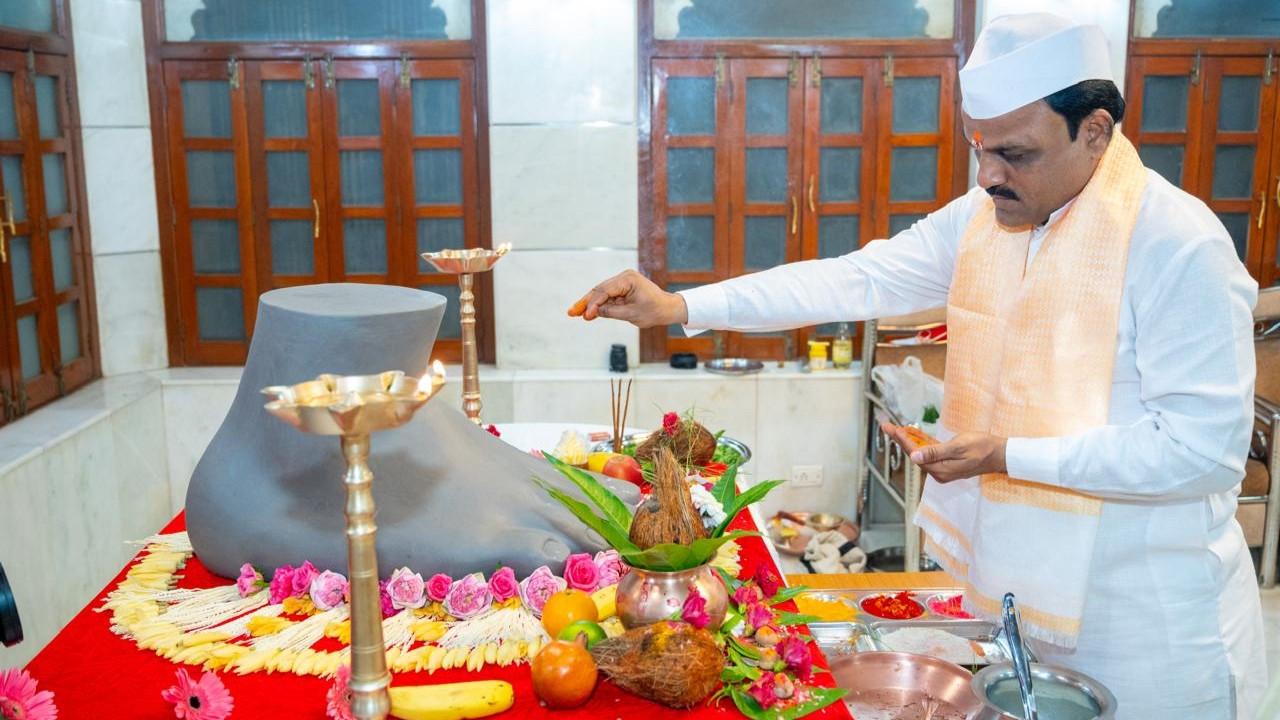 In photos, Lalbaugcha Raja Mandal performs muhurta pujan for ...