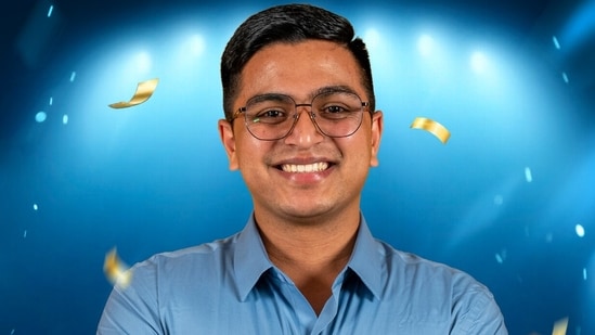 Security guard wins ₹15 crore in UAE lottery, plans to quit job, buy ...