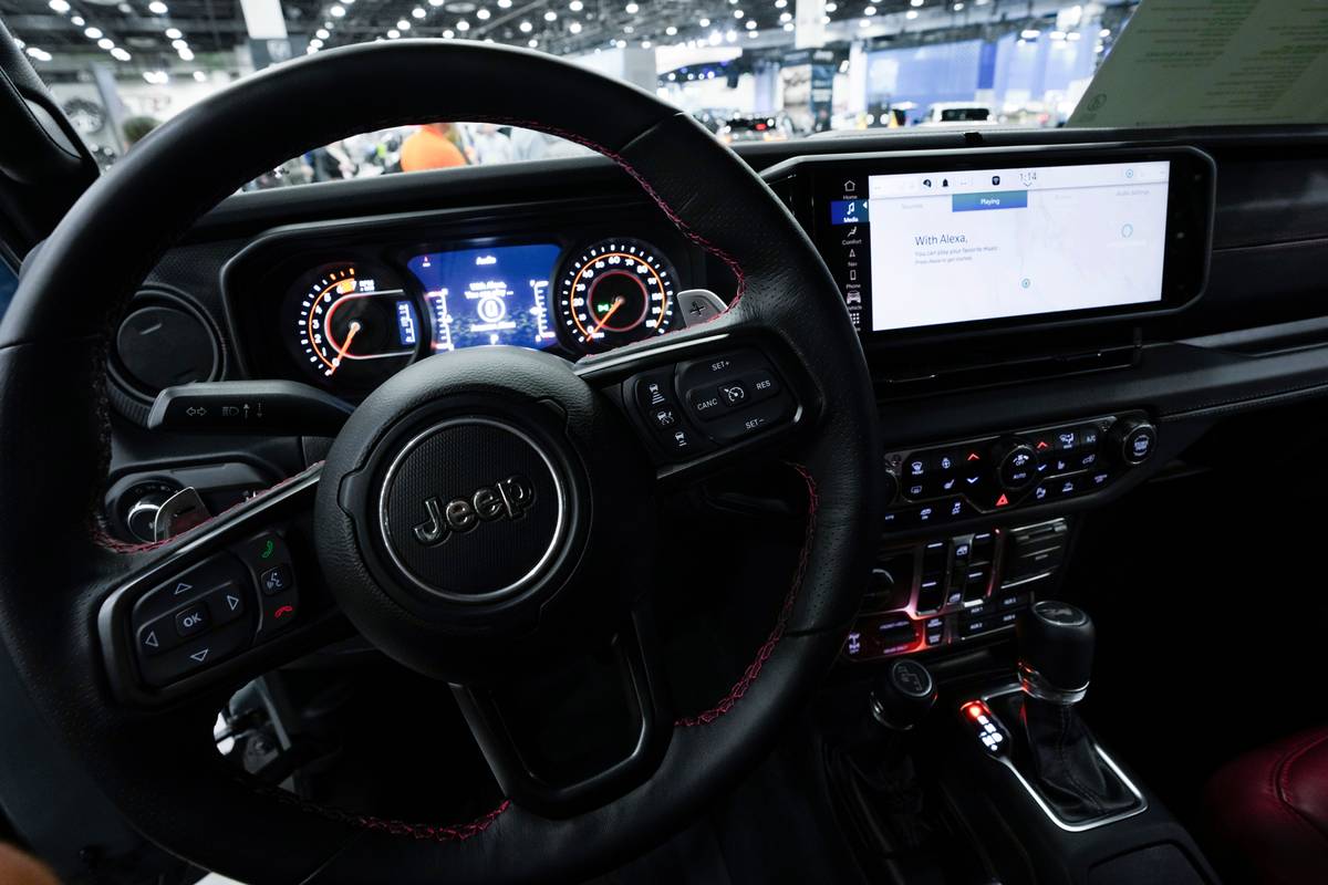 Stellantis chama para revisão 1,3 milhões de veículos Jeep por risco de ...