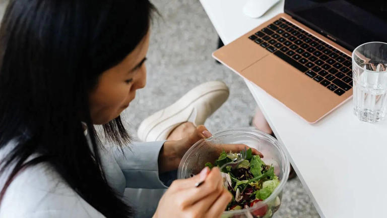 Healthy eating is a mind game: 7 psychological hacks to train your ...