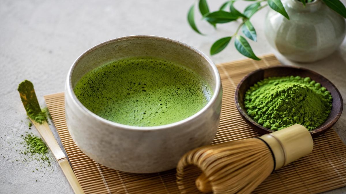 Matcha health benefits: Could this ancient green drink be better than ...