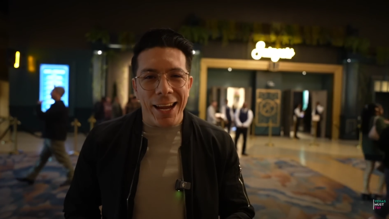 Insights into Mandalay Bay’s 1920s themed mini golf experience