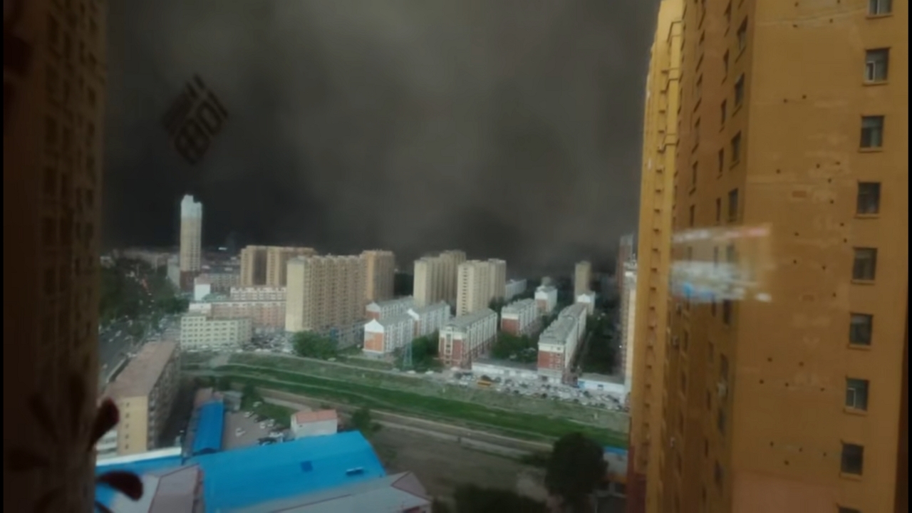 Epic dust storm darkens Heilongjiang skies