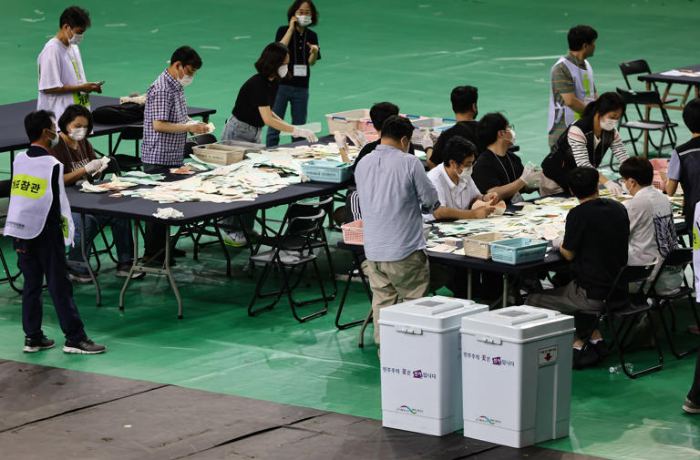 Court orders preservation of ballot paper storage boxes, CCTV footage