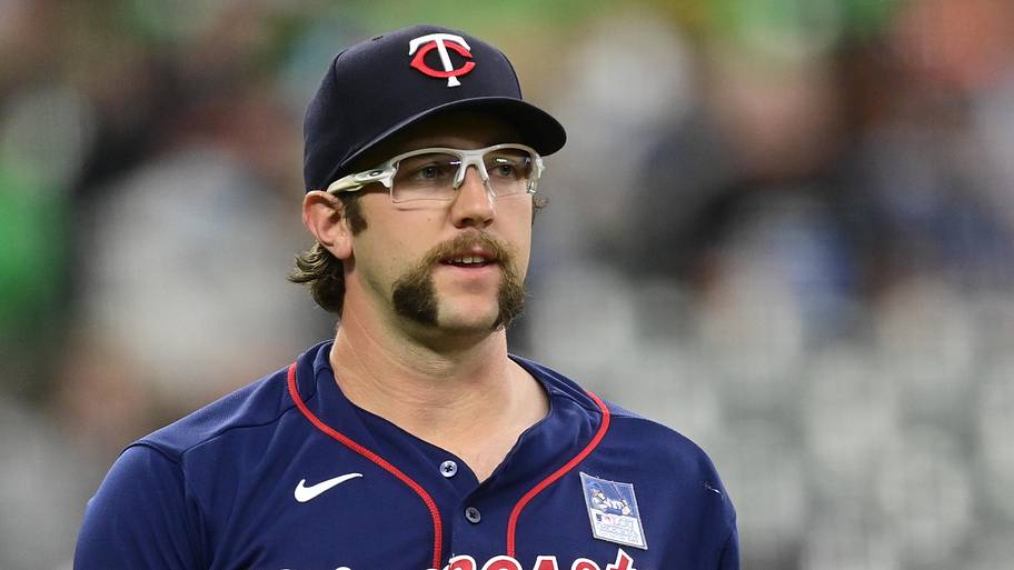 Former Twins pitcher could be on the move by the end of June