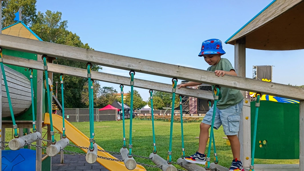 Research ties outdoor play to better child mental health