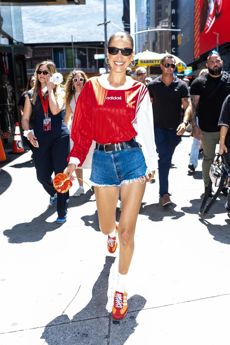 La moda scende in campo per i Mondiali: la maglia da calcio è il trend ...