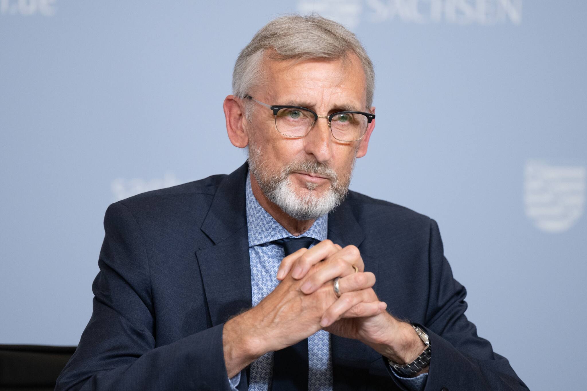 Verfassungsschutzbericht: Schuster warnt vor «Radikalisierung im ...
