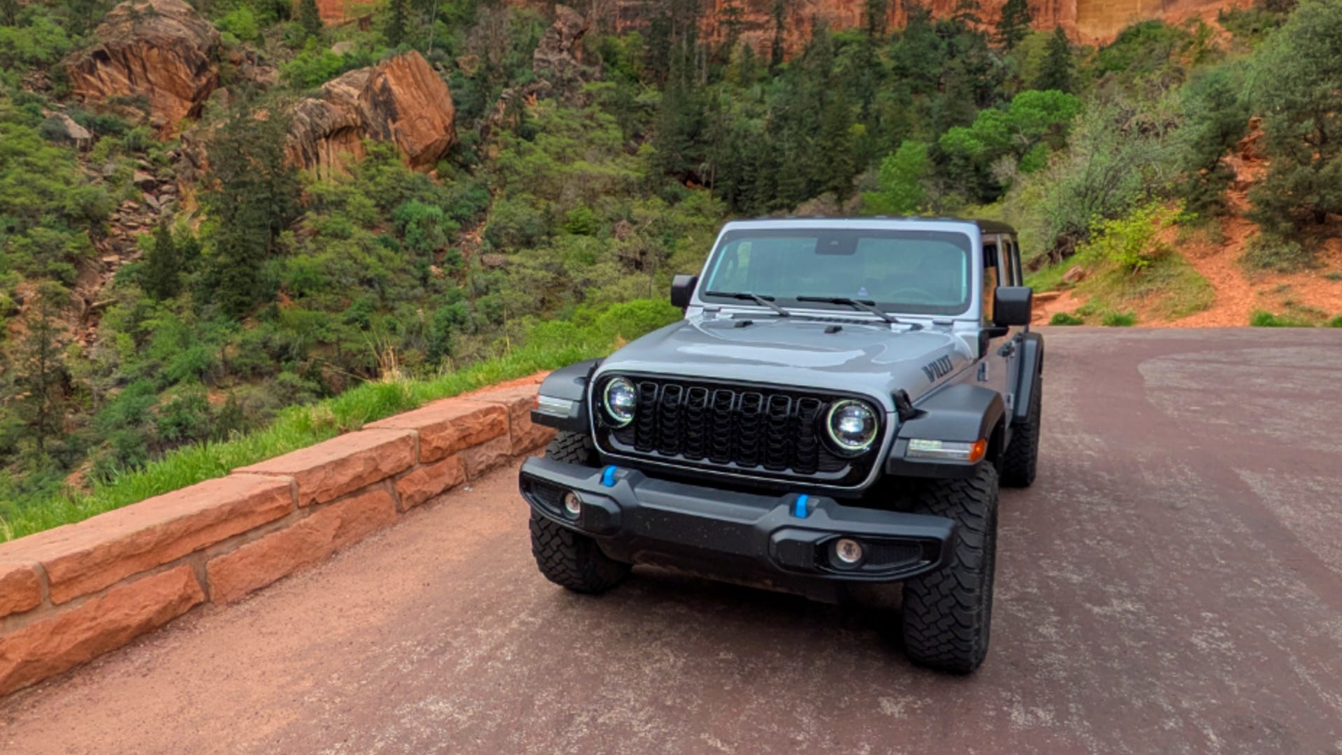 'Park outside' Jeep recall impacts Wrangler, Gladiator models