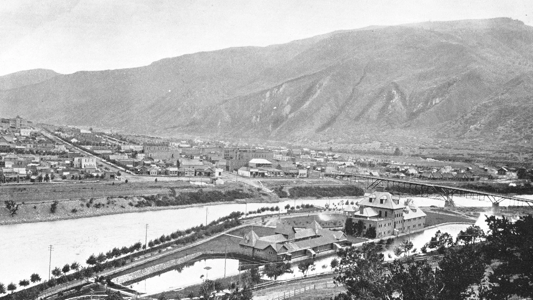 Soak, hike, and play in Glenwood Springs
