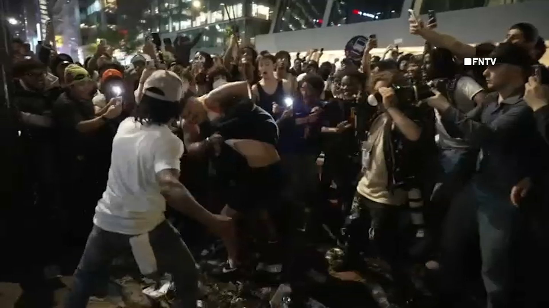 Knicks fans wreak havoc, brawl in streets outside Bryant Park, video shows