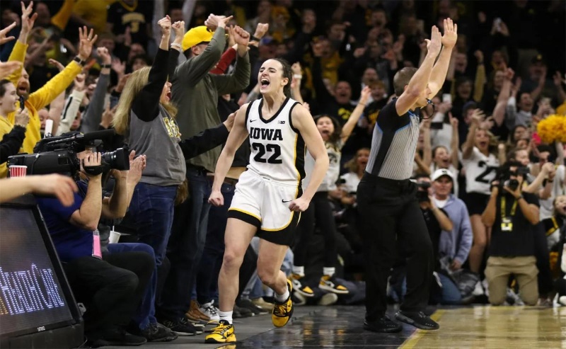 Caitlin Clark delivers another classic. Is this the biggest clutch shot ...